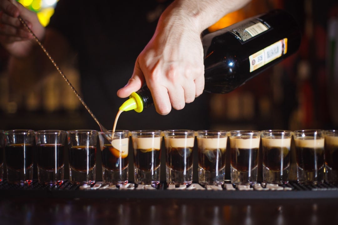 Blowjob Shot: Best Cocktail Recipe + 7 Delicious Variations