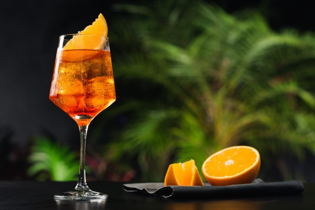 Aperol Spritz: Recipe, 9 Variations & 4 Alternatives - Domestic Fits