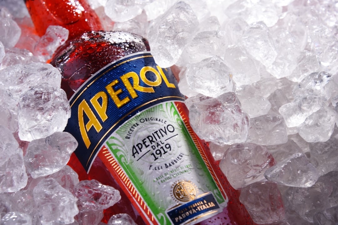 Aperol Spritz: Recipe, 9 Variations & 4 Alternatives - Domestic Fits